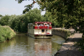 Before the era of the modern motor barge a fleet of steam tugs operated ...